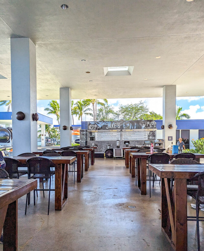 Restaurants Near Pearl Harbor: Where to Eat that You Can Walk To
