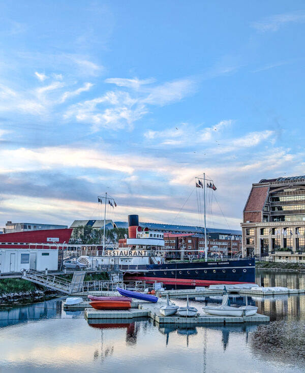 Day Trips to Dunkirk: Quick Guide + Easy 1-Day Dunkirk Itinerary