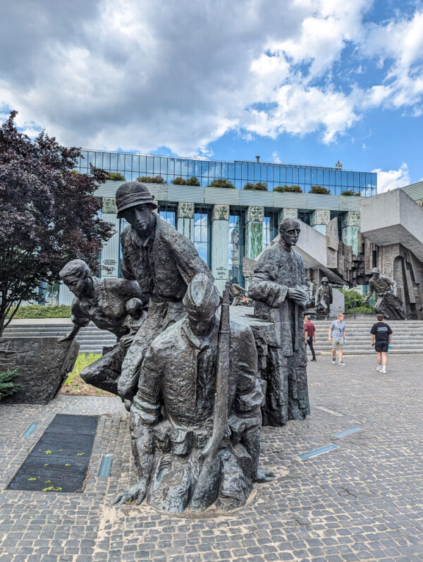 WWII Sites in Warsaw: 16+ Incredible Museums & Monuments
