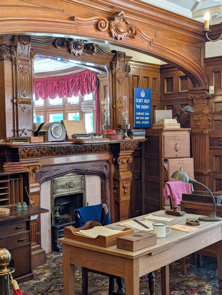 London WWII Sites: 24+ Incredible Museums, Monuments & More