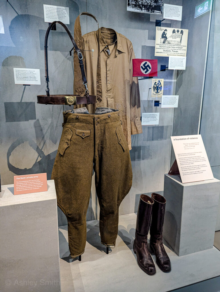 London WWII Sites: 24+ Incredible Museums, Monuments & More